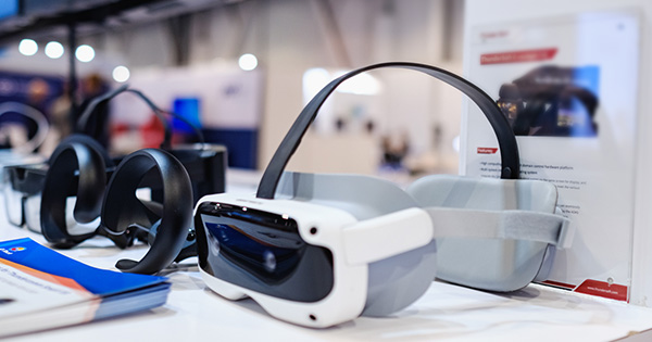 Thundercomm announced its brand-new XR2 VR HMD and 5100 AR glasses ...